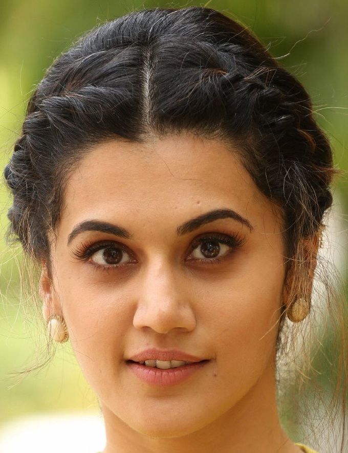 Indian TV Model Taapsee Pannu Beautiful Smiling Face Closeup - South ...