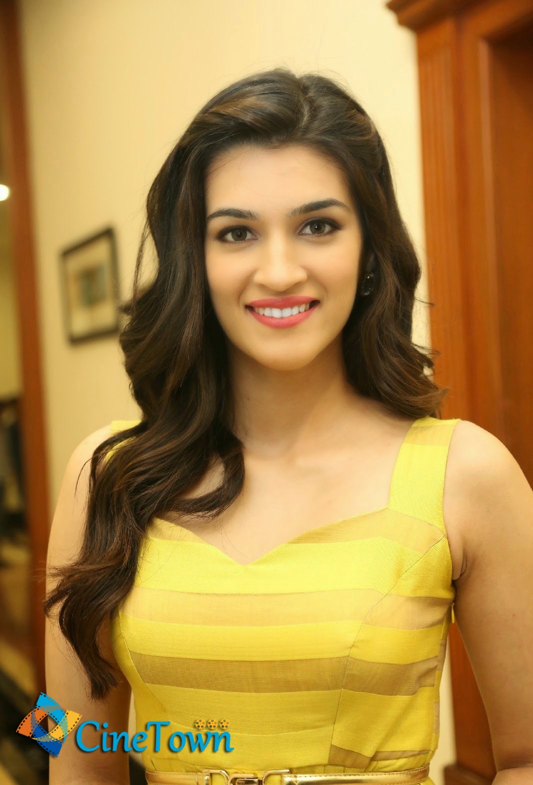 Kriti Sanon at Dochey movie audio launch