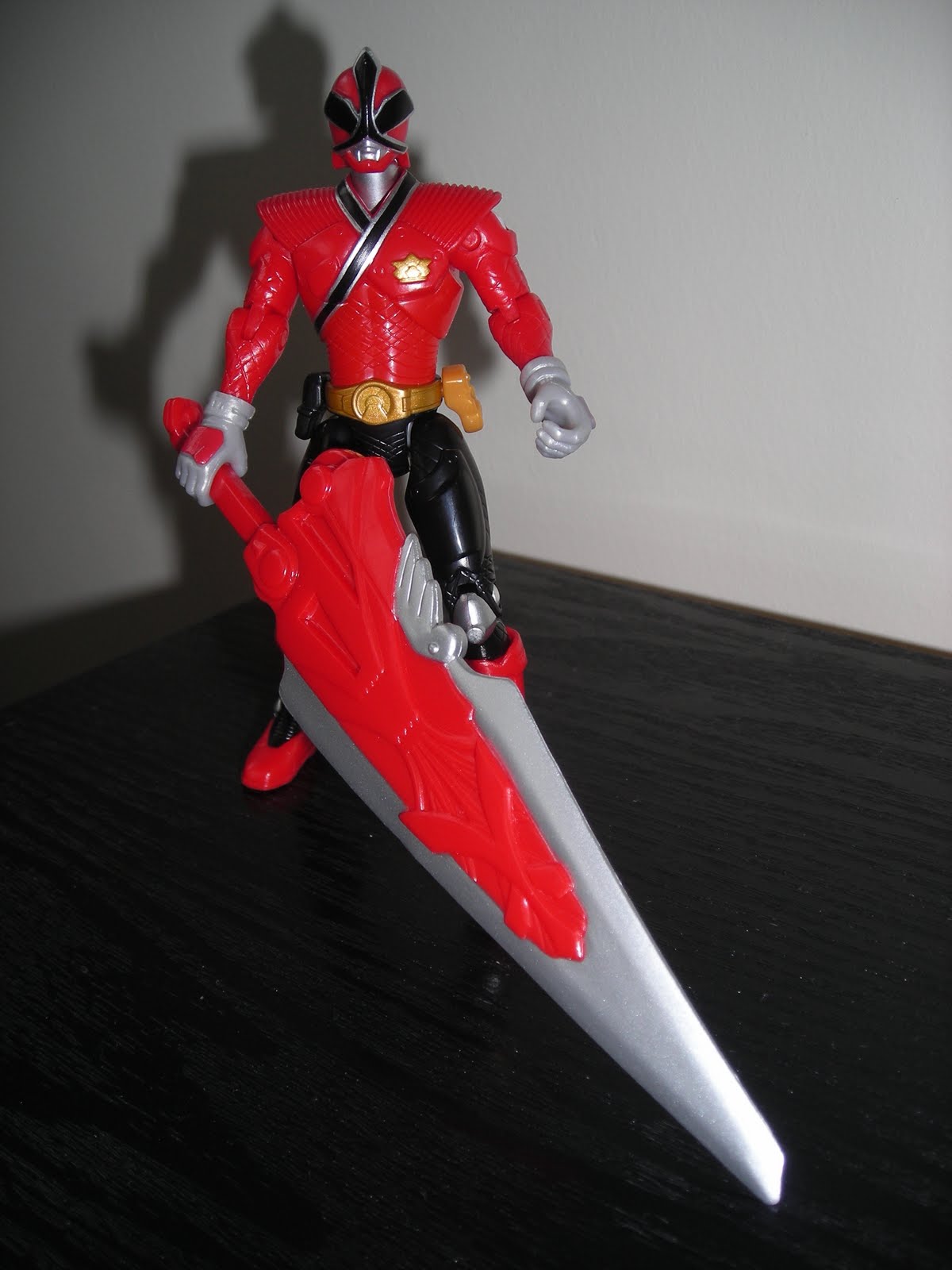 My Shiny Toy Robots: Toybox REVIEW: Power Rangers Samurai Mega Red Ranger