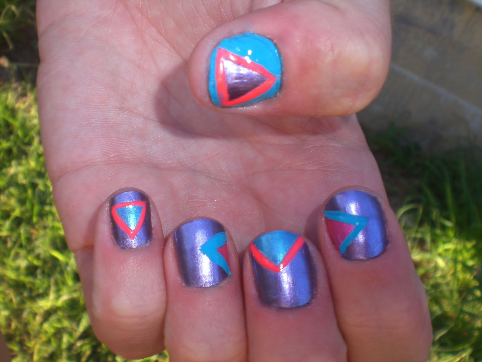 Oh Me! Oh My!: Mk's Geometric 80s Nails