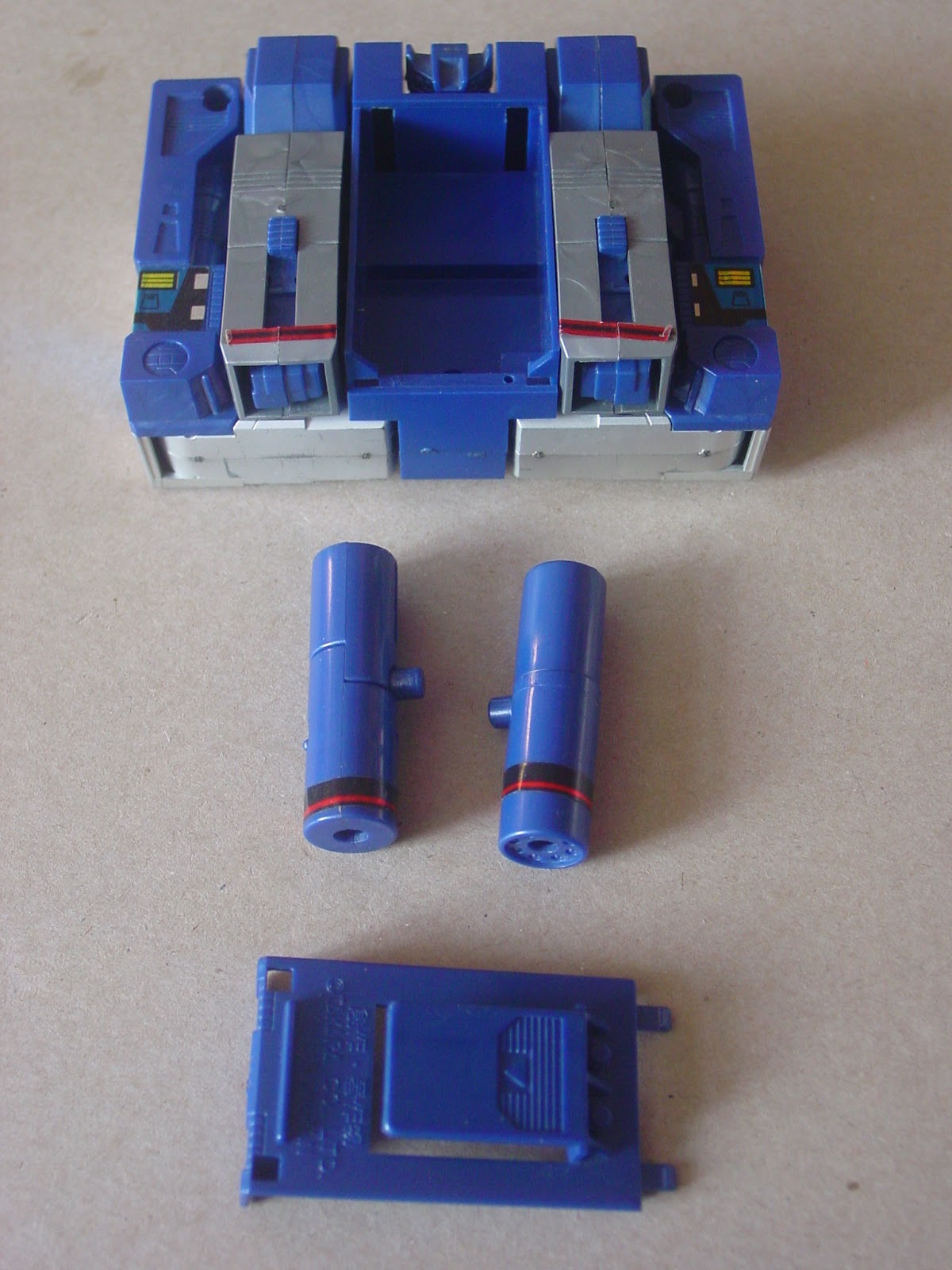 The HEXdidn't... TransFormers Collection Blog: G1 Soundwave & Buzzsaw ...