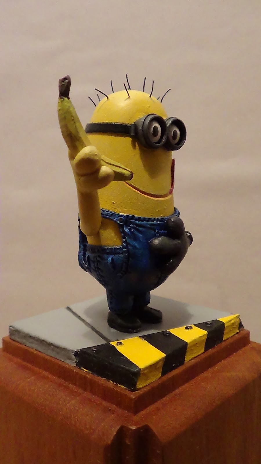 Size's military scale models: DESPICABLE ME: Minion "Bananaaaaaa!!!!!"