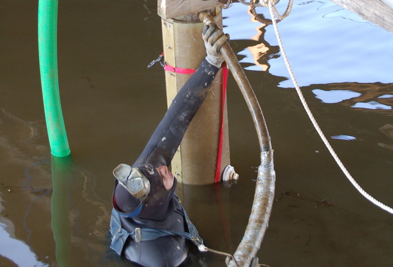 Ενάλιες / υποβρύχιες πακτώσεις στύλων και υποστυλωμάτων με χυτά ...