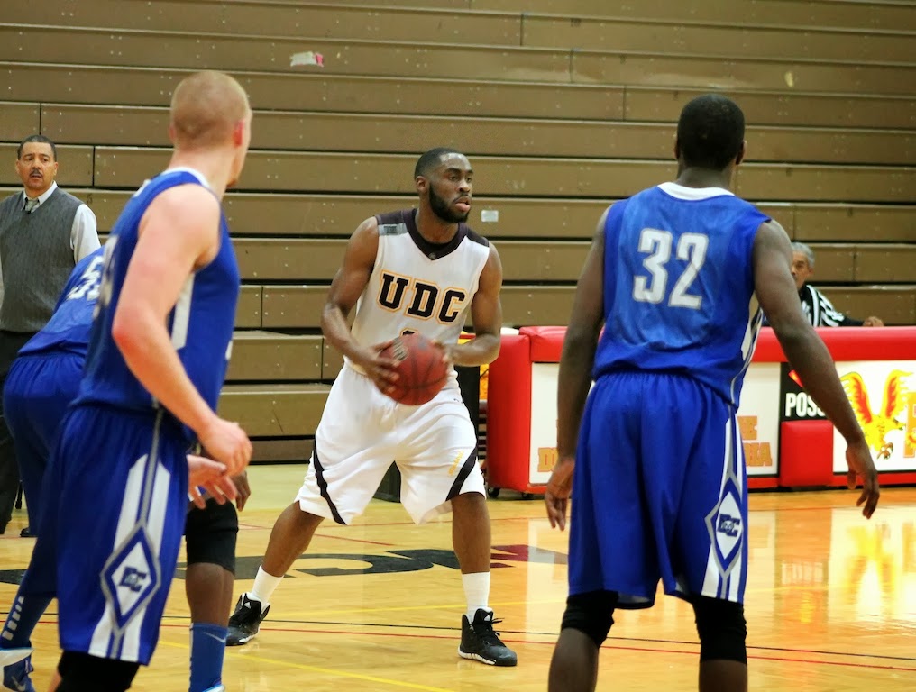 Men's Basketball: Daemen 92 UDC 71 - DC Outlook