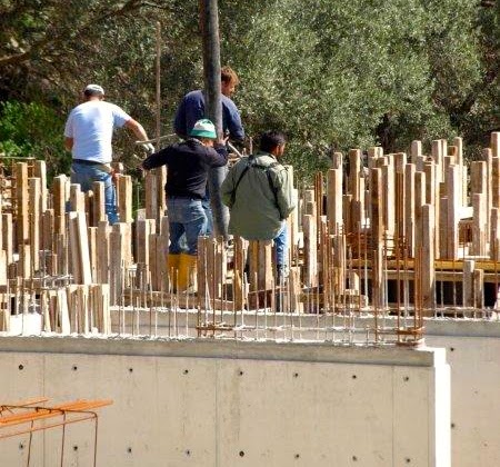 Crete Permaculture: Casting the In-Situ Walls