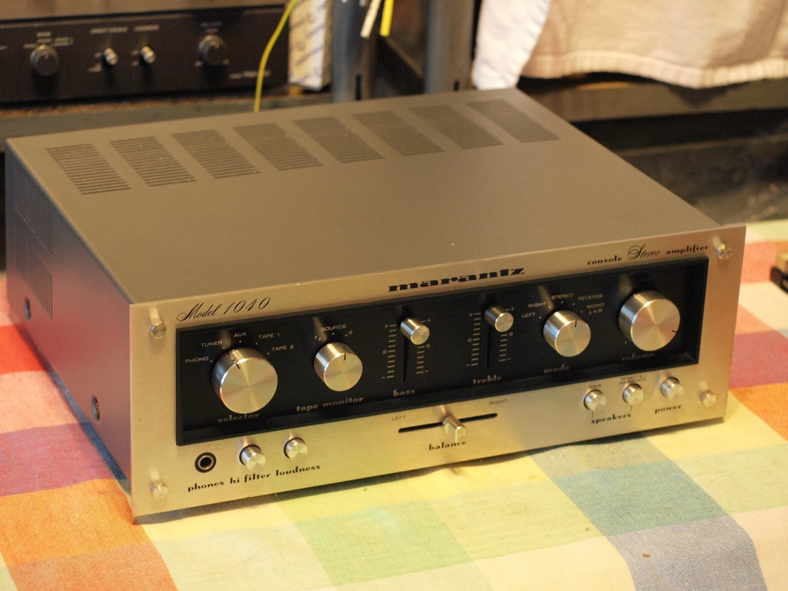 HI-FI: Marantz 1040