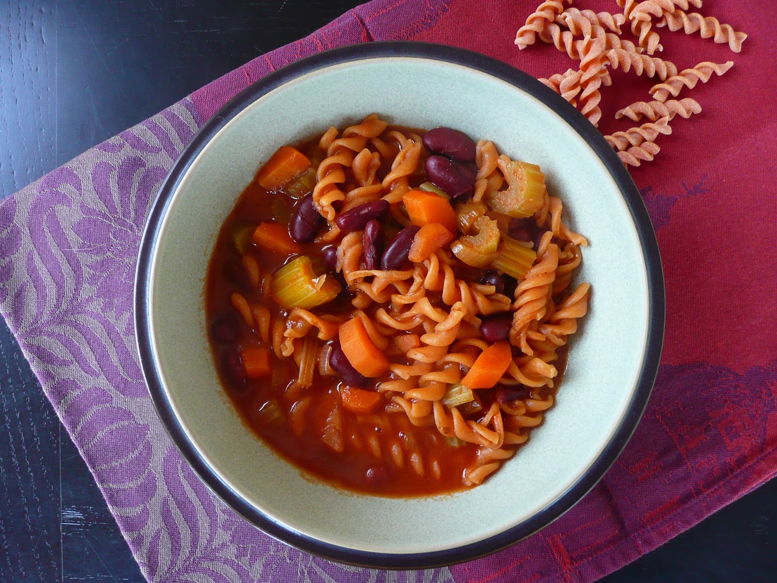 Petits cahiers en cuisine: Soupe complète de pâtes et de légumes