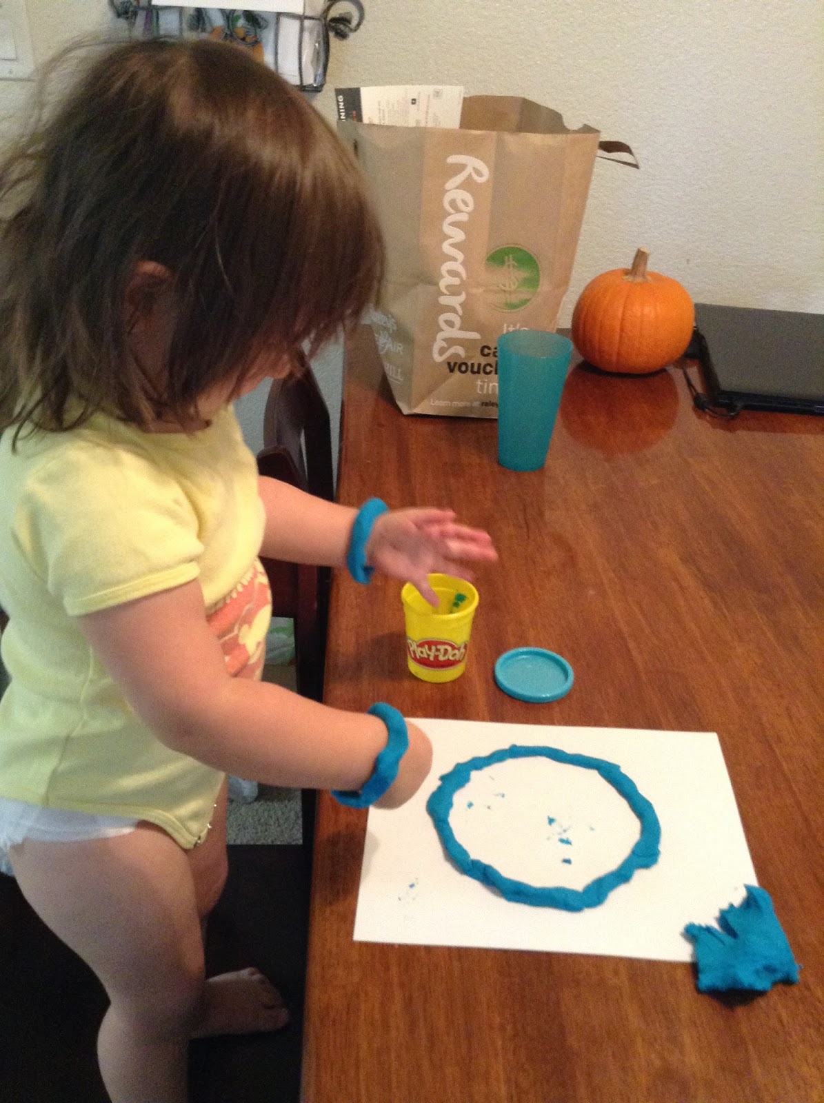 Sweet Kicks and Giggles: Tot School: Circle Shape