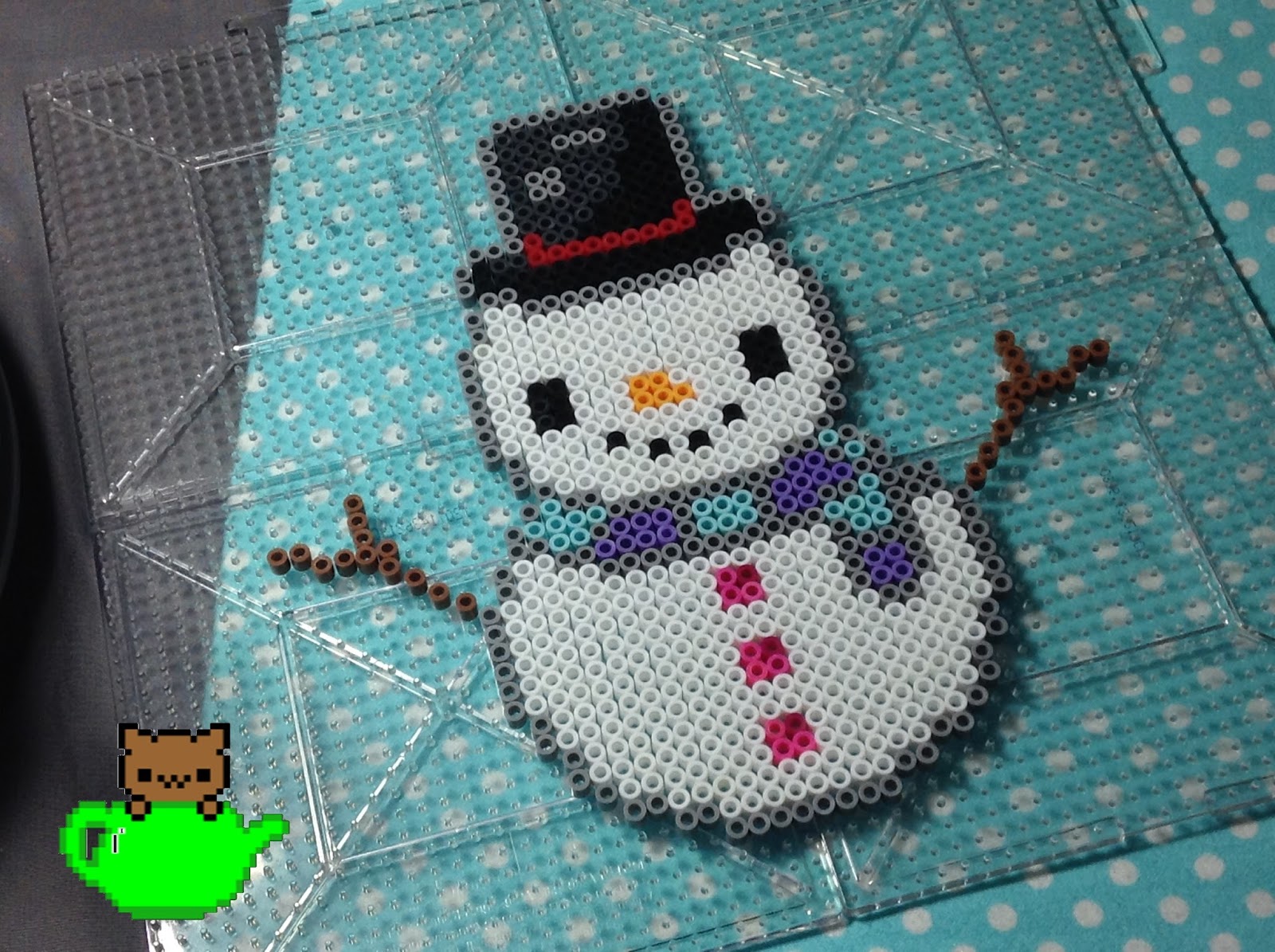 The 8bit Cafe! : Snowman (Kawaii) ~ Perler Bead (Stop Motion)
