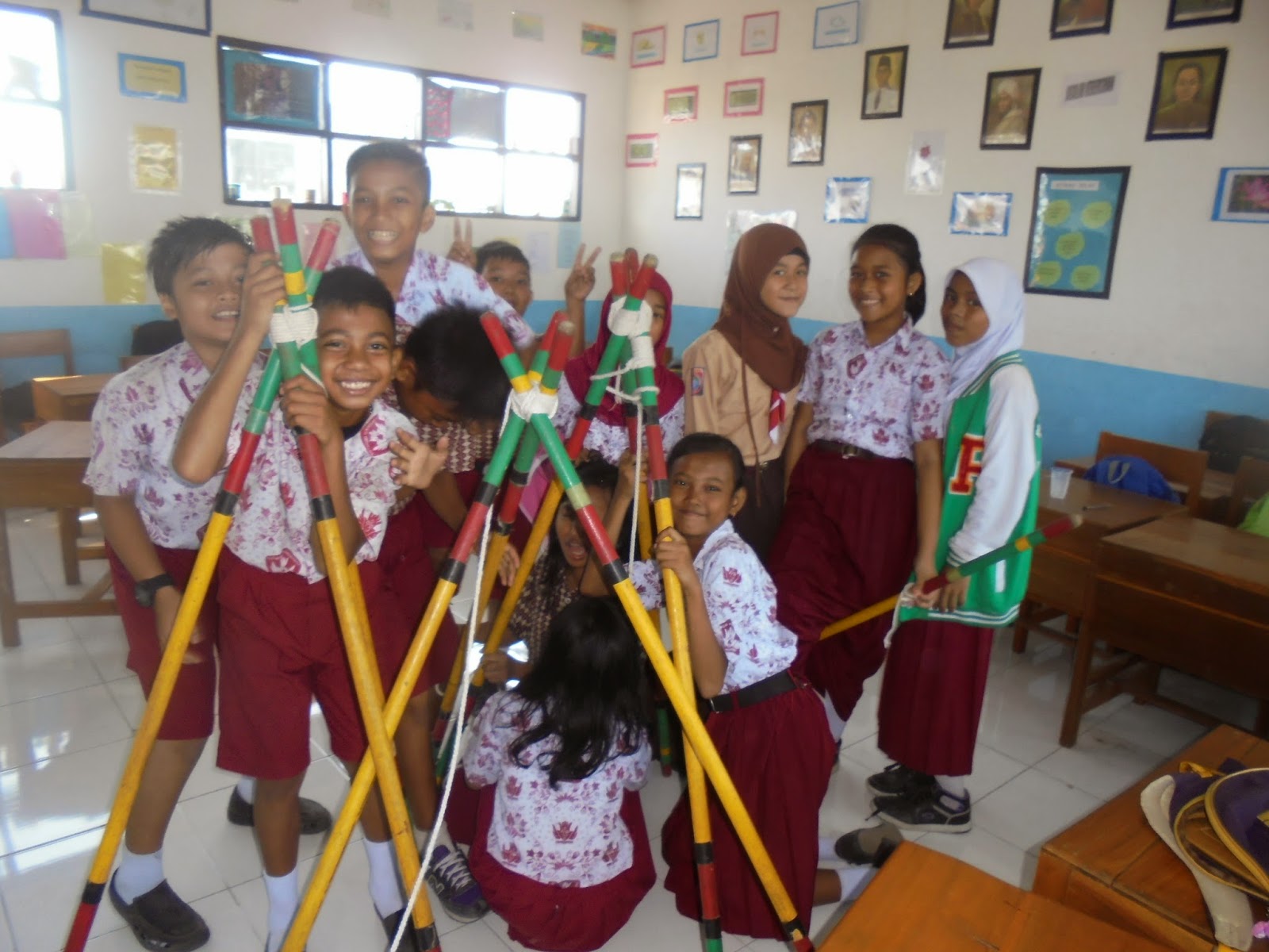 SD Negeri Balang Baru: Pramuka - Membuat Menara Kaki Tiga