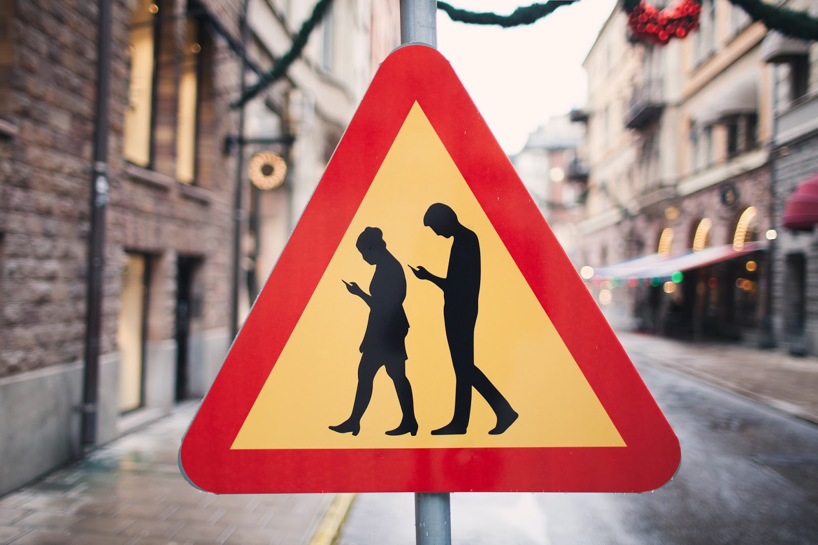 Matt Of All Trades: City Embeds Traffic Signals To Alert Distracted ...