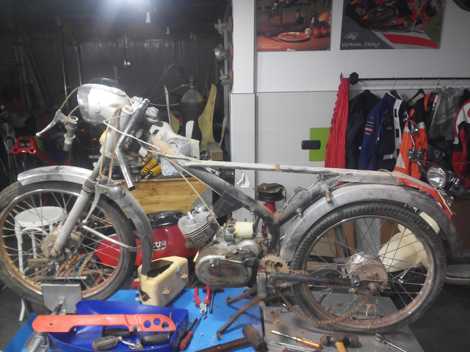 .: Lambretta moped racing III