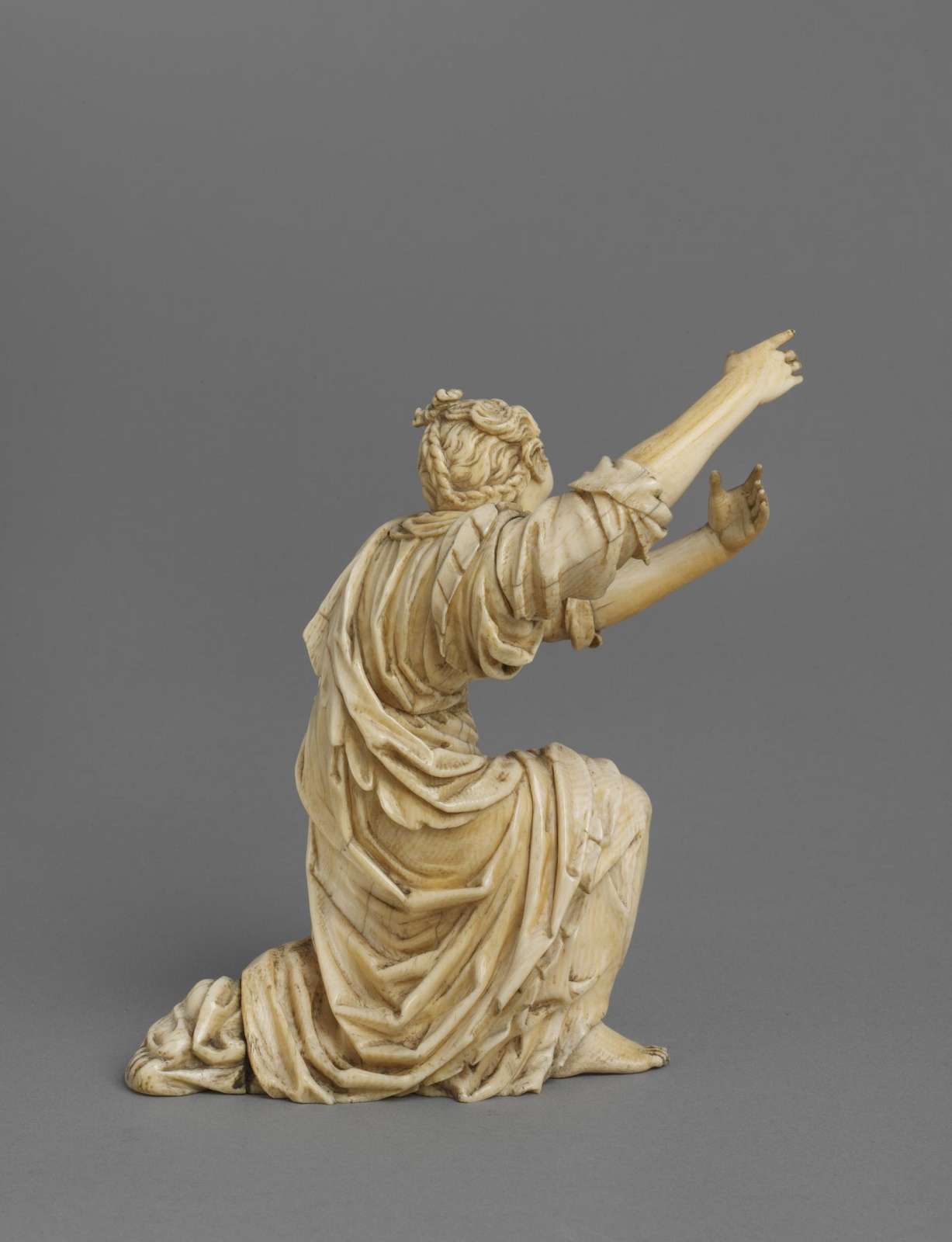 Spencer Alley: Ivory Sculpture at the Victoria & Albert Museum