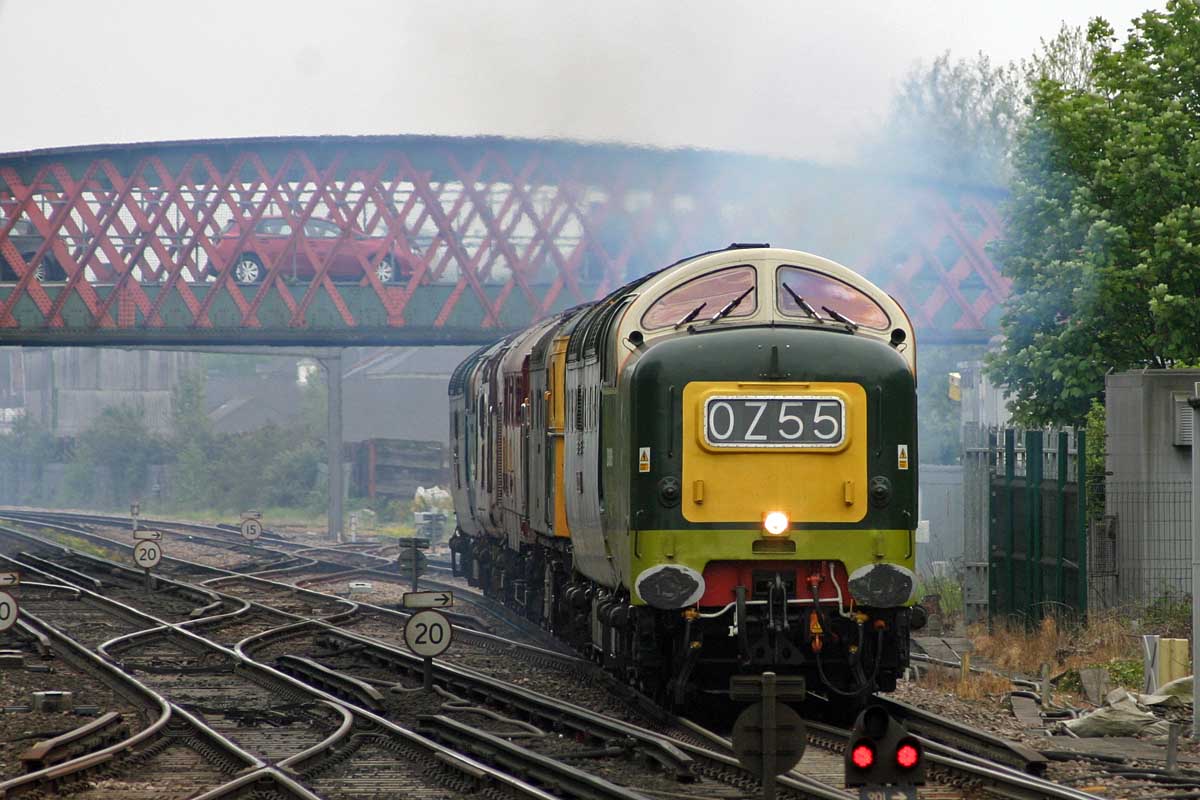 47s and other Classic Power at Southampton: Swanage to Didcot Convoy ...