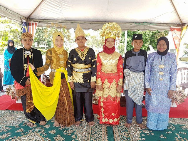 Travelholic: Boyanese of Bawaen Island (Asal Orang Boyan)