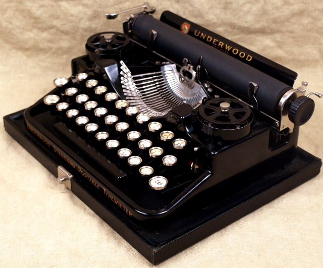 oz.Typewriter: Lee S.Burridge and the Underwood 3 Portable Typewriter