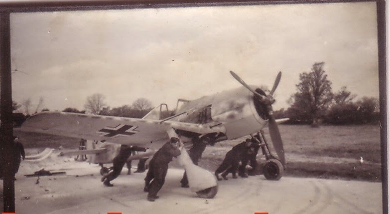 FalkeEins - the Luftwaffe blog: scenes from Théville - Fw 190s of III ...