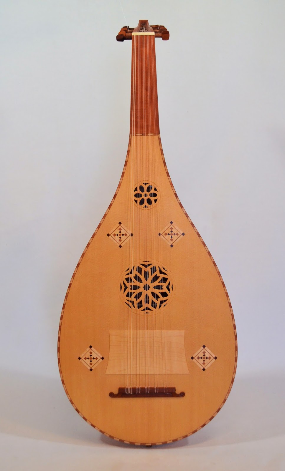 The Lute's Progress,: The Unusuals