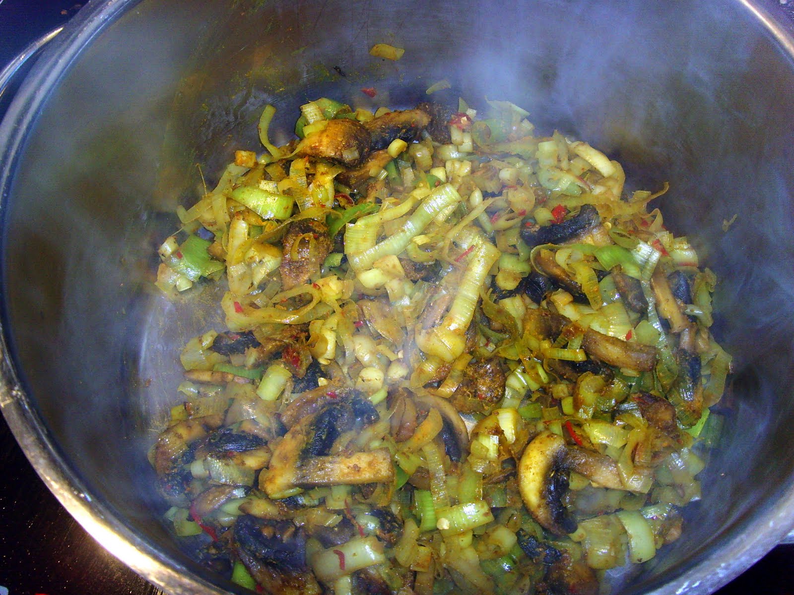 Mig og Maj: Eksotisk karrykyling med banan og lifligt duftende ris...