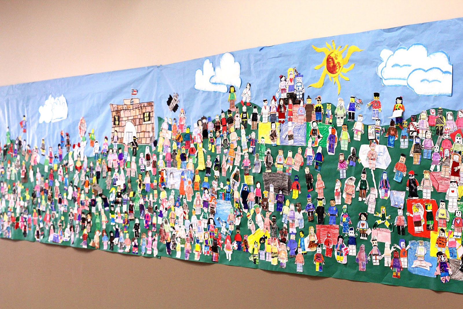 smART Class: Lego Group Whole School Mural