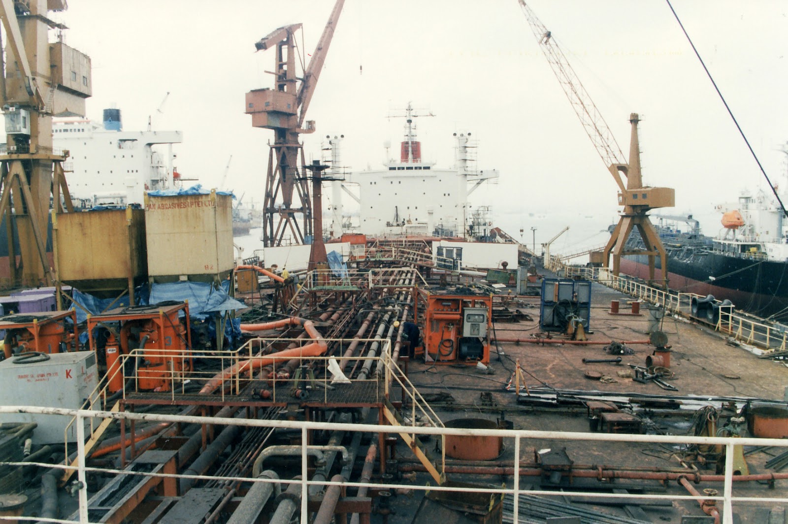 'ZIEN EN WETEN': SUNETTA M.S. SHELL TANKERS B.V. ( DEEL 4/1 )