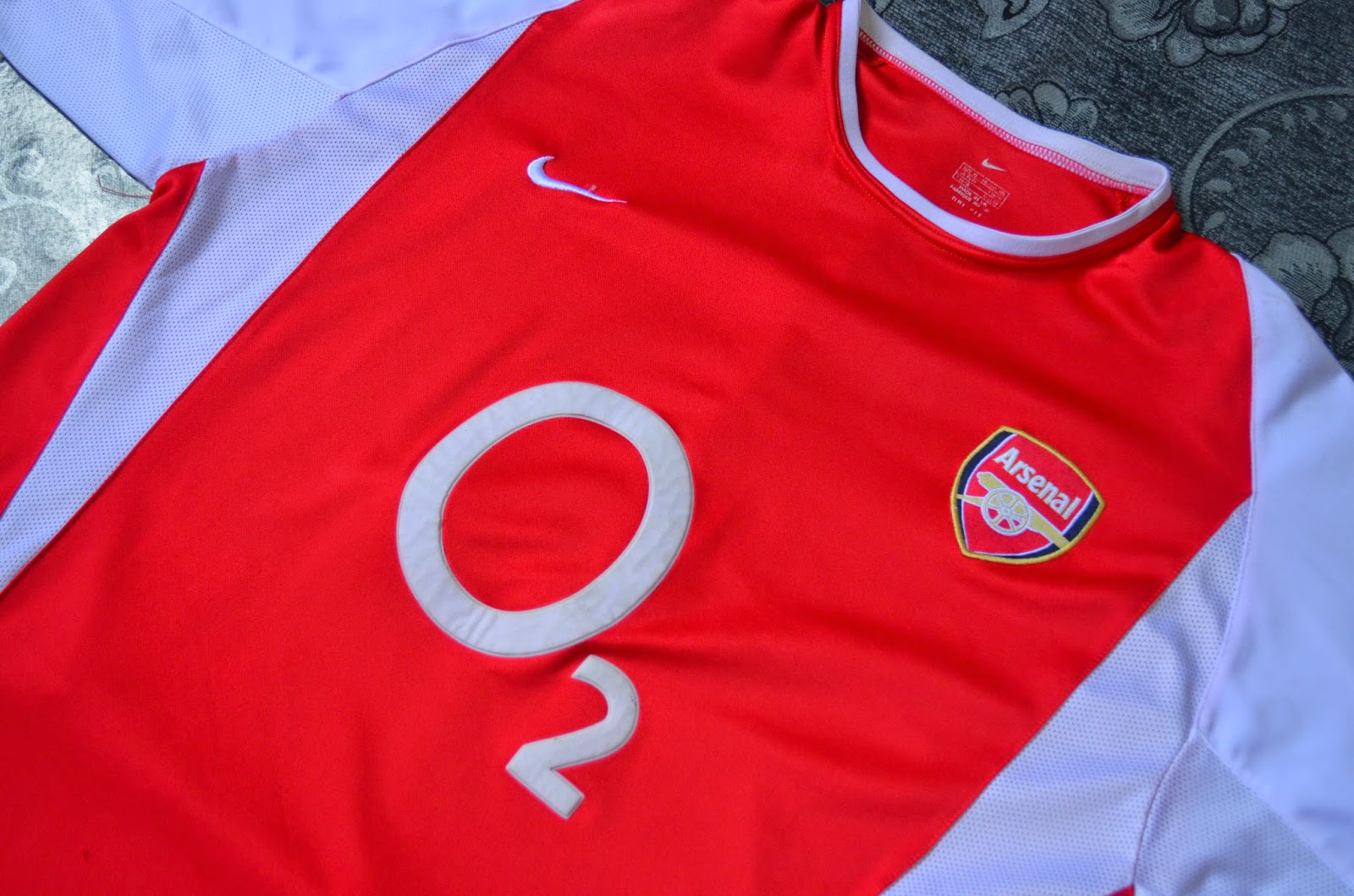 White Trash: 2002-2004 ARSENAL FOOTBALL TEAM JERSEY