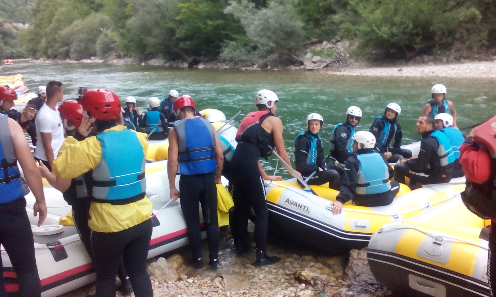 Rafting on the Neretva is the ideal tour - Raft on Neretva