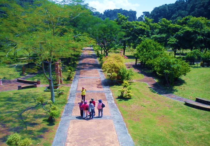 Perak Paradise...: GUNUNG LANG , IPOH
