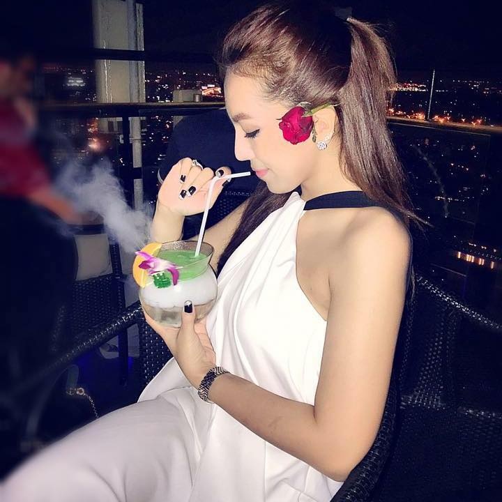 Warso Moe Oo Snapshots Collection and She Explained on Facebook about ...