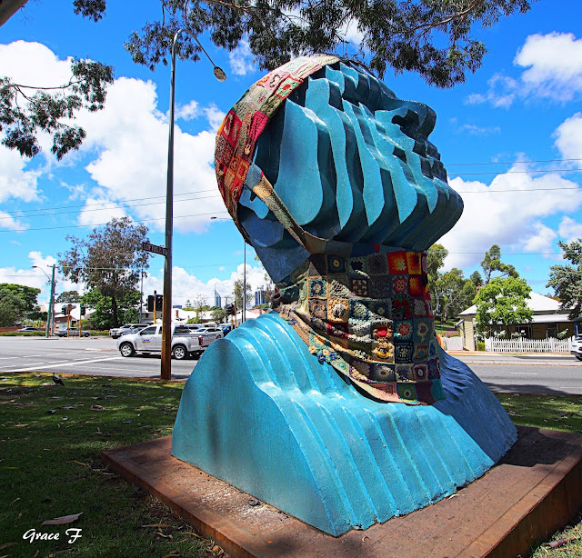 Perth Daily Photo : The Big Blue Head!