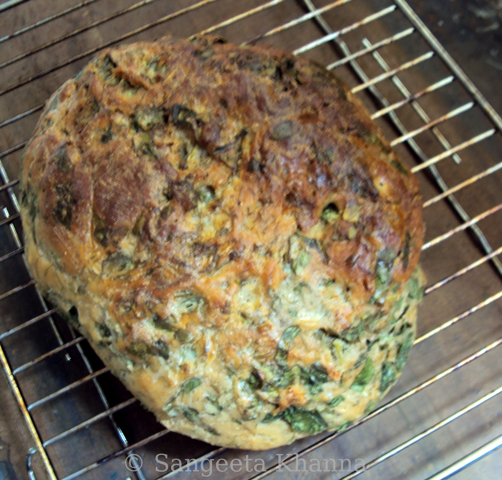 Palak paneer in a bread and some pull apart rolls | and how to make the ...