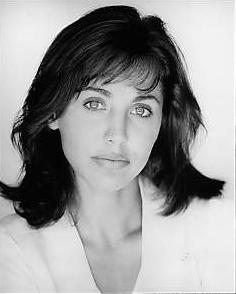 Bobbie Phillips | Celebrities Photos Hub