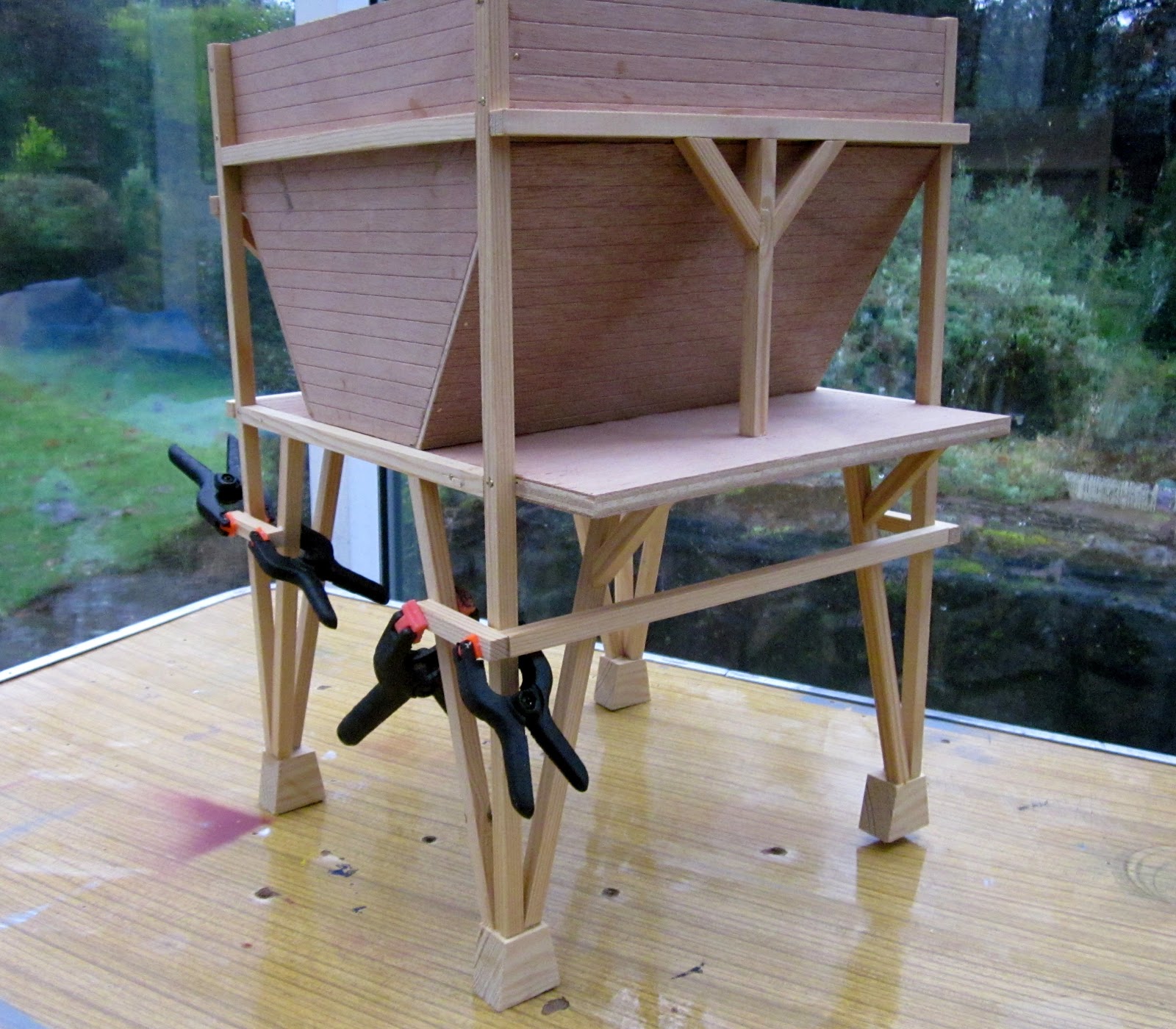 Wooden loading hopper | G Scale Central