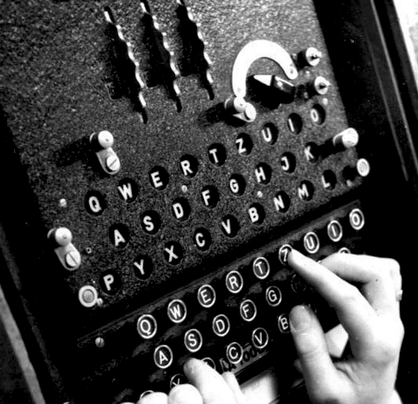 Seguridad en Redes: Máquina encriptadora ENIGMA