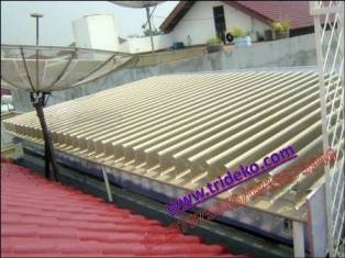 Kanopi kaca Dan Sunlouvre sistem Atap Buka Tutup: Atap Carport