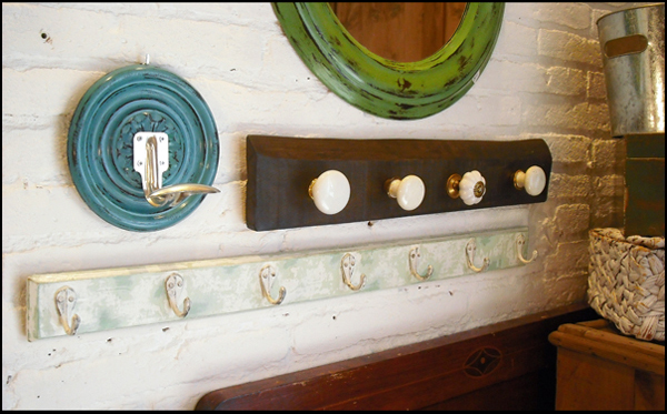 1Unik in Action: Wall Hangers Galore