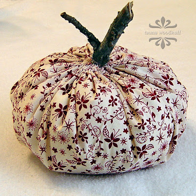 creative confetti: Fabric Pumpkin Tutorial