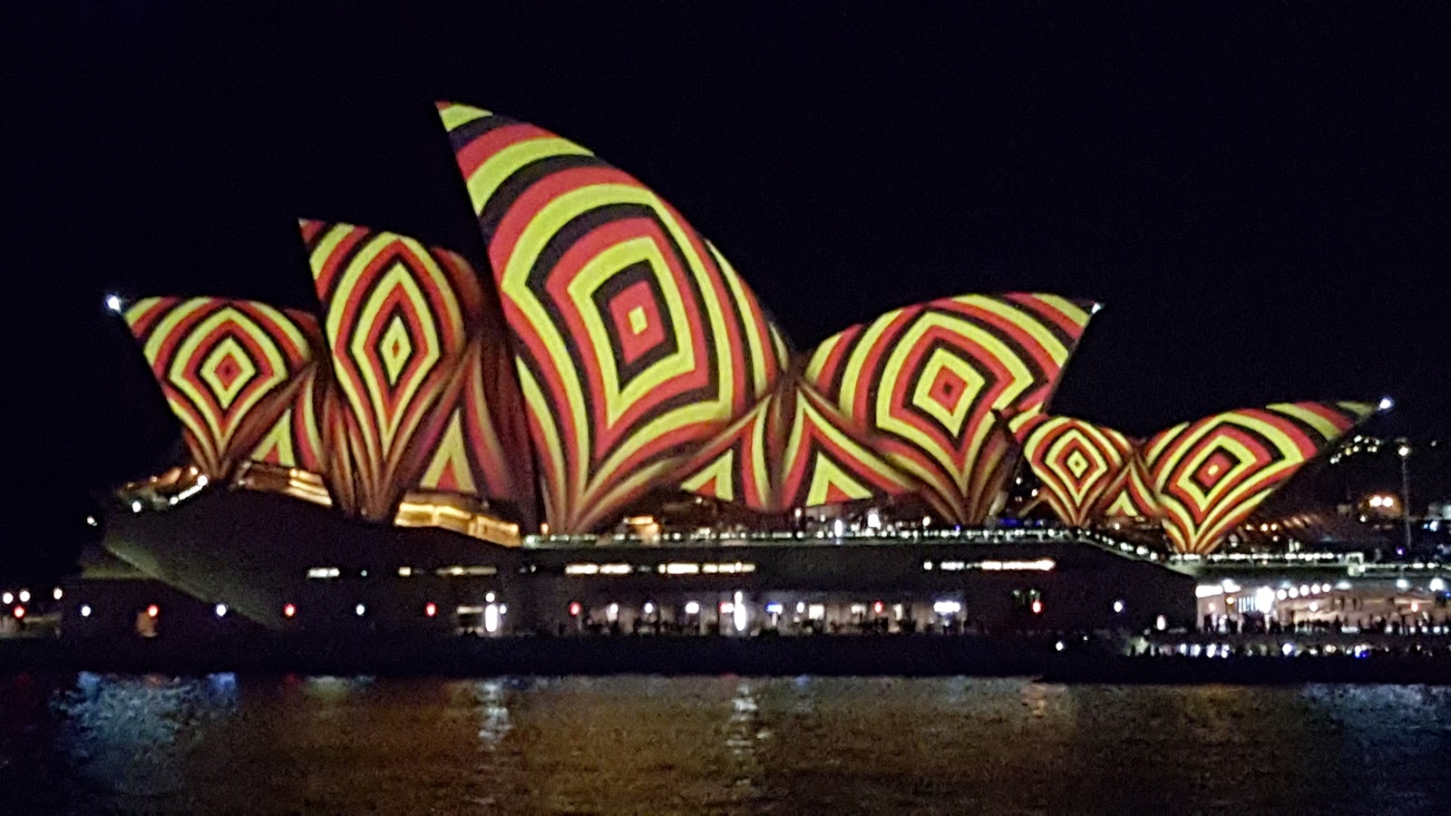 Sydney - City and Suburbs: Sydney Opera House, Vivid Sydney, Songlines