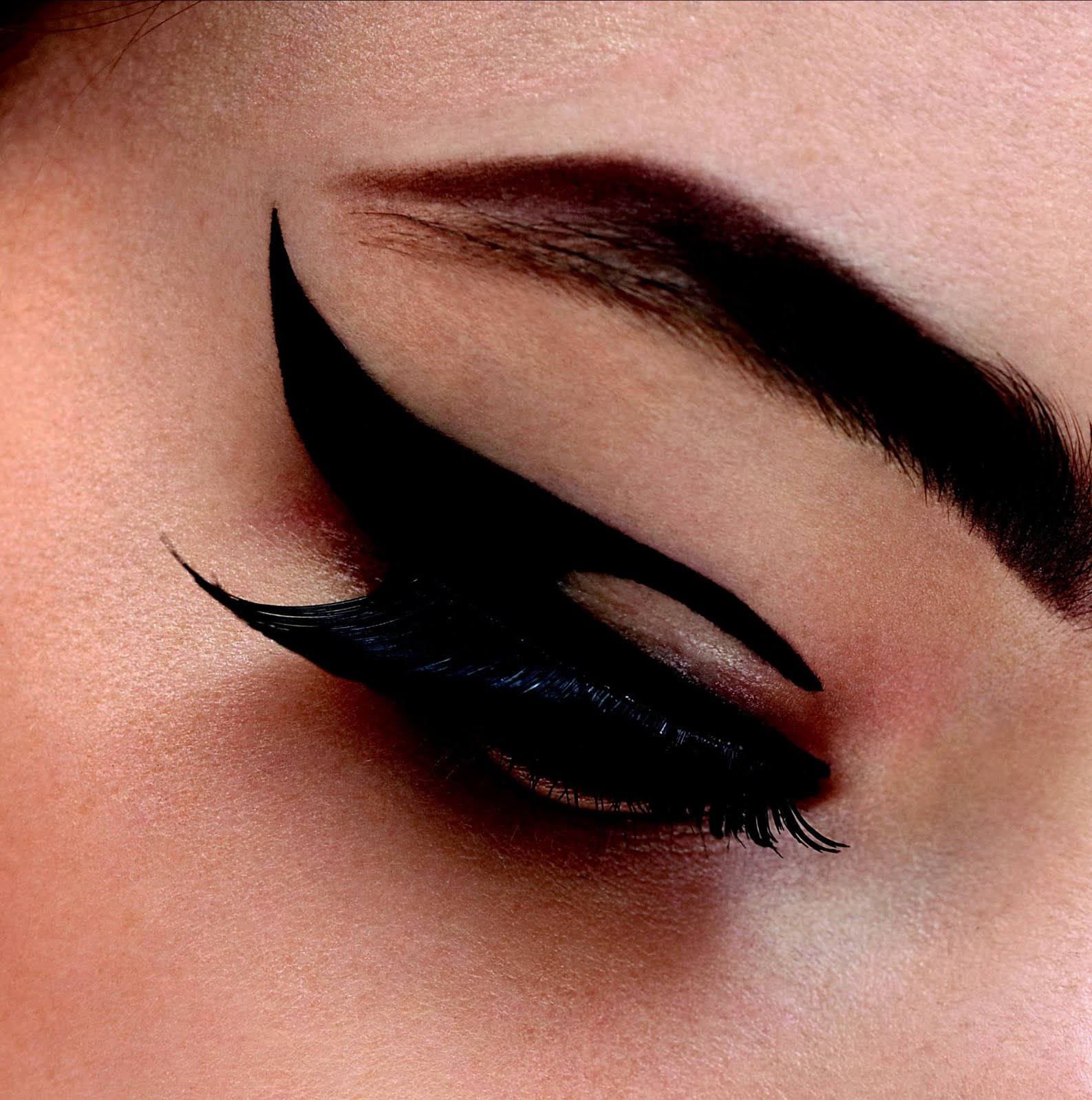 Velvet Eye Makeup Tutorial at Connie Goodin blog