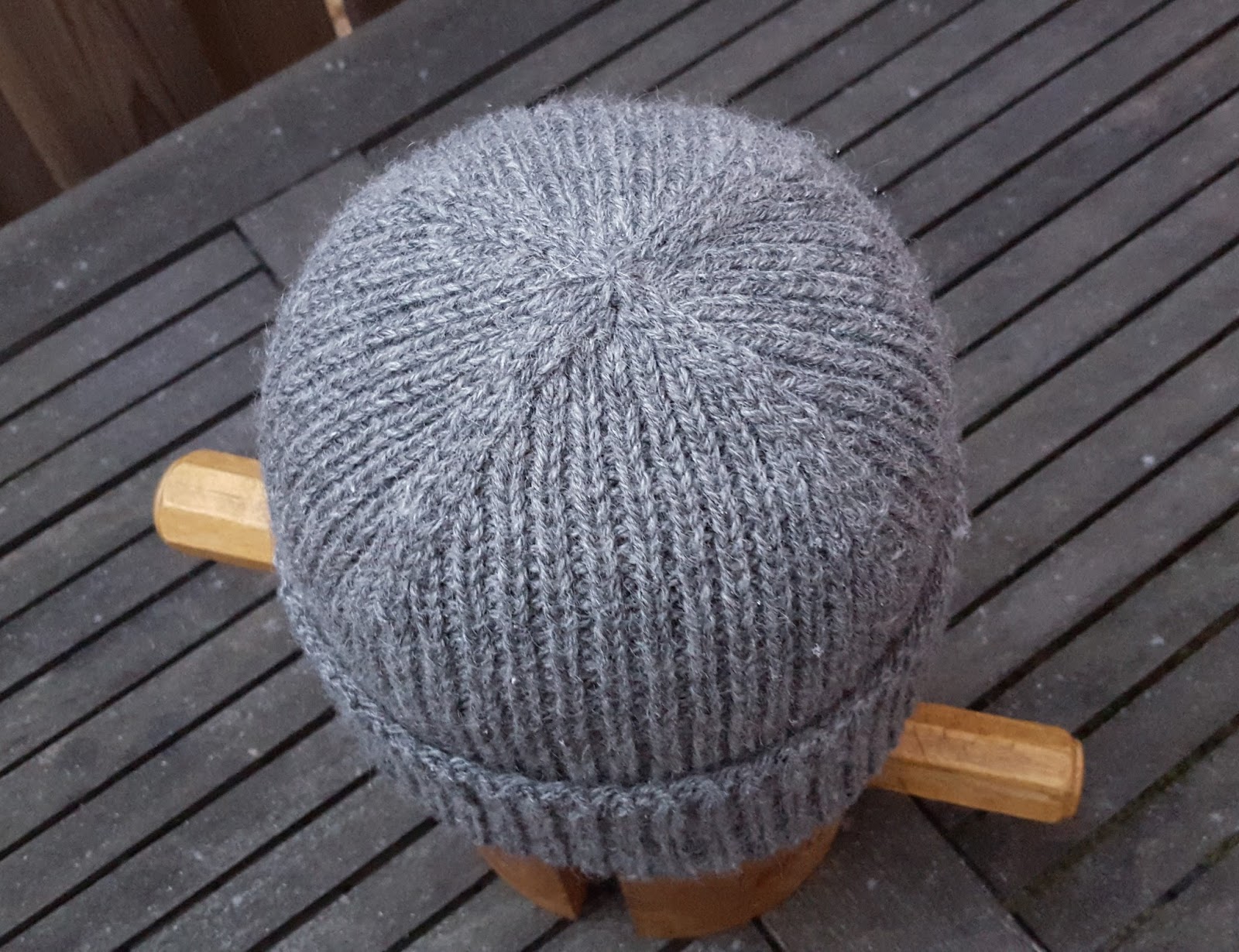 Lappone: A simple ribbed toque
