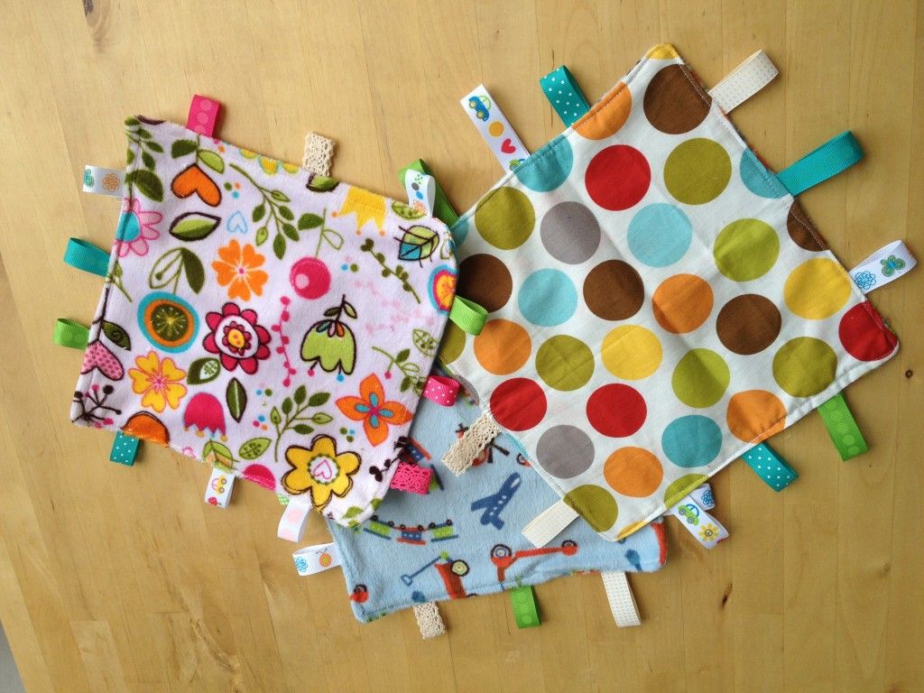 Cute DIY Taggie Blanket Tutorial - 5 easy steps with tons of pictures