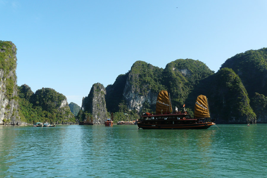 Image Tours: Vietnam: Bahía de Halong (Vịnh Hạ Long)