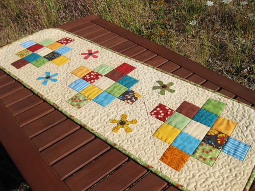 House Home Design Blog: Awesome Table Runner Motifs Style To Brighten ...