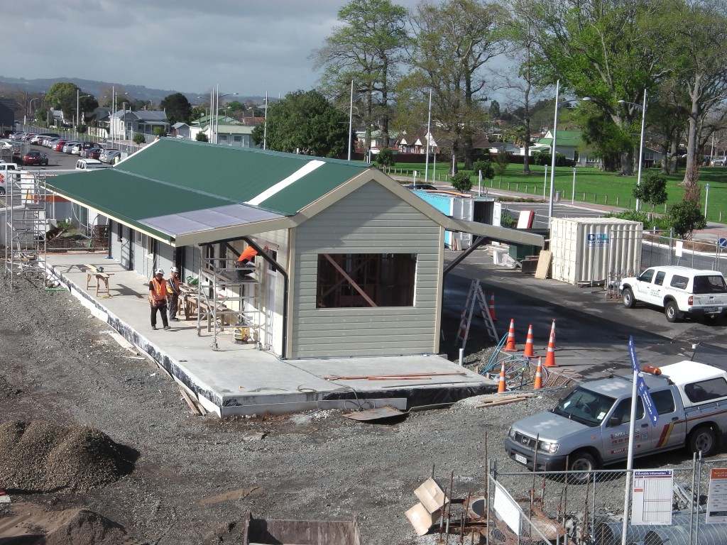 Papakura Station: Ticket machines and building refurbishment