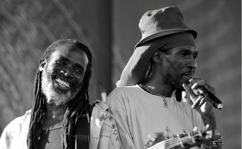 Achis' Reggae Blog: The Vault Reviews: "Anthology" by Midnite