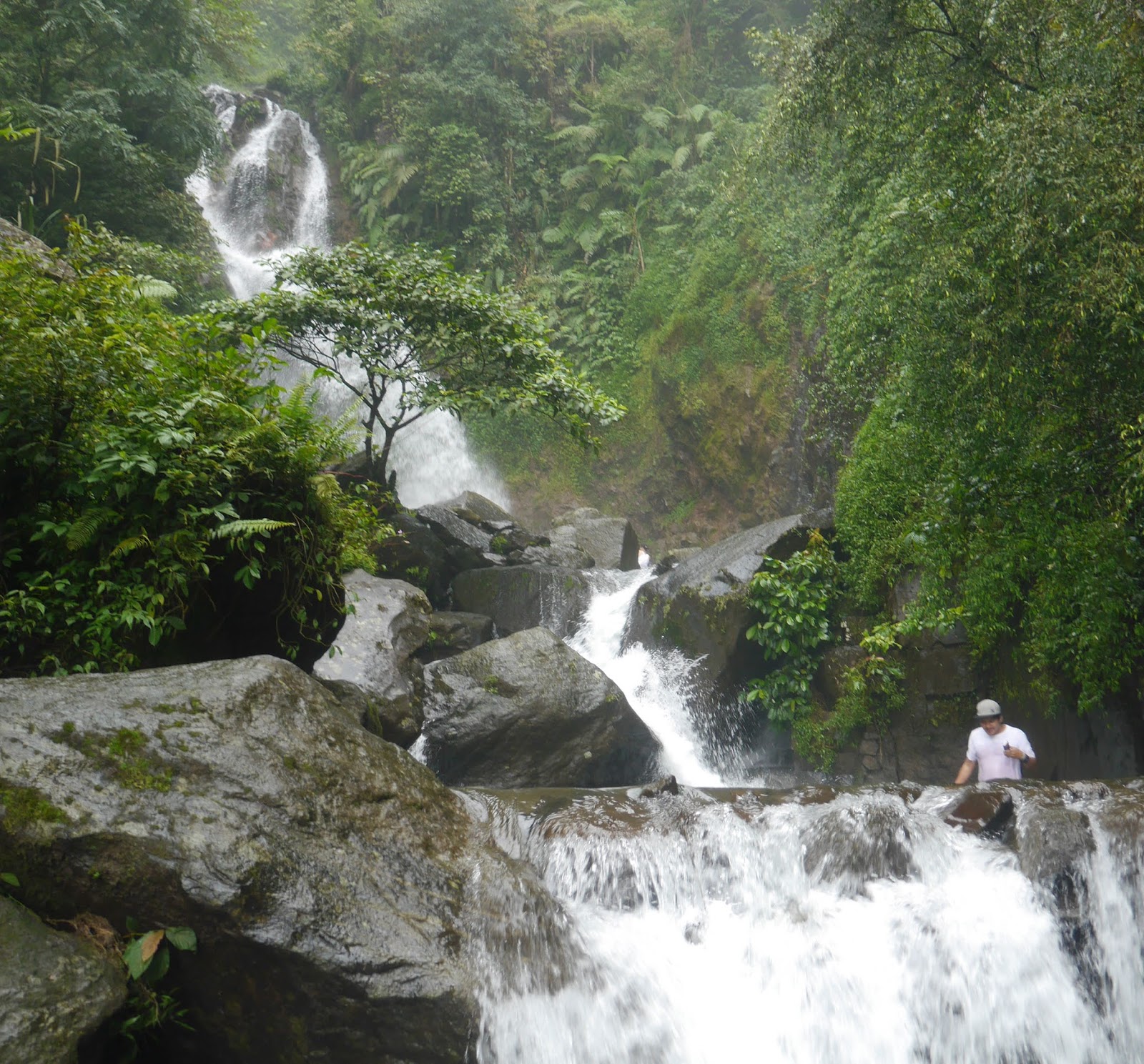 Pesona Alam Curug Ciherang