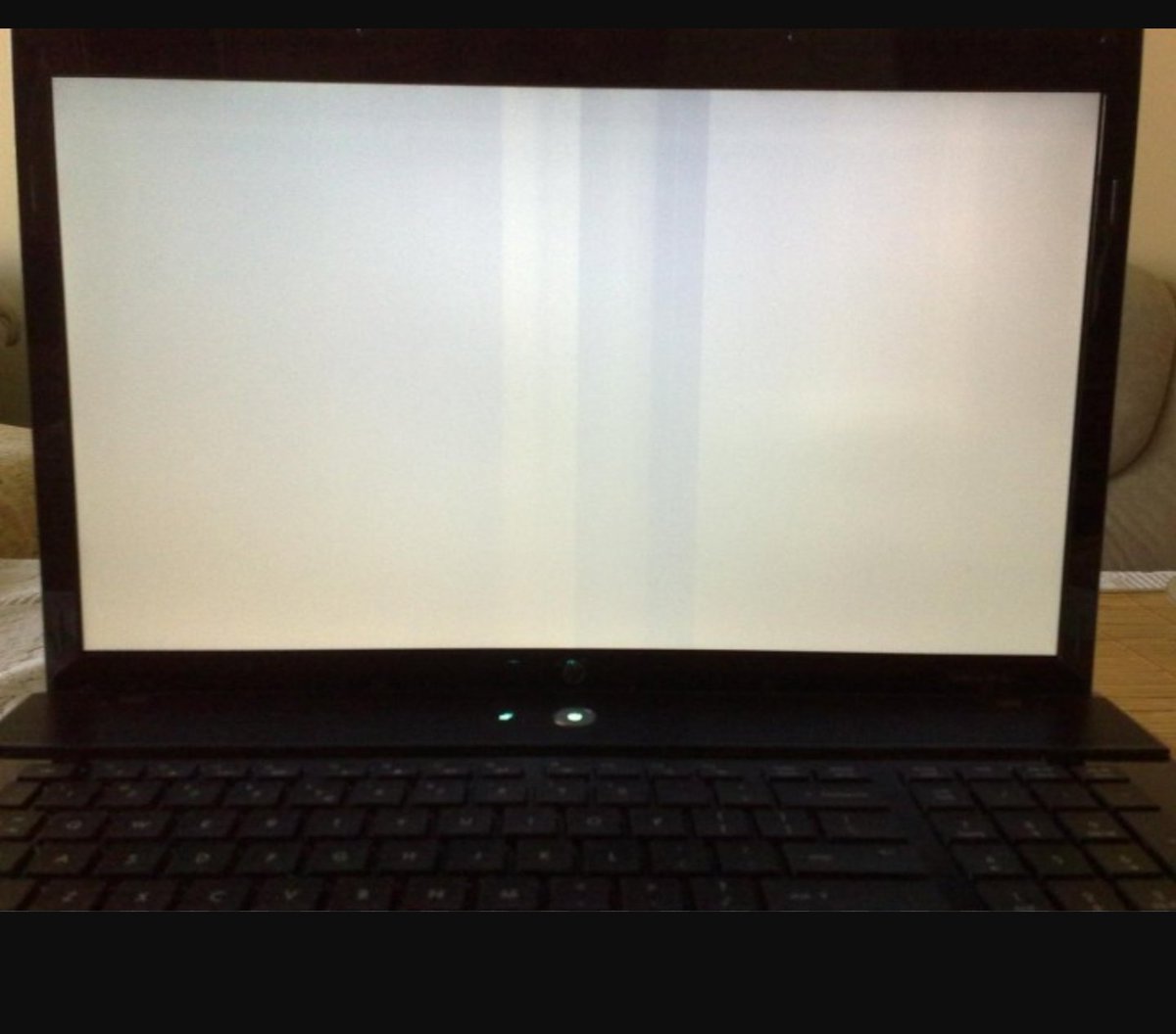 TST ( TAHU SAMA TAHU ): MEMPERBAIKI SENDIRI LAYAR BLANK PUTIH PADA LAPTOP