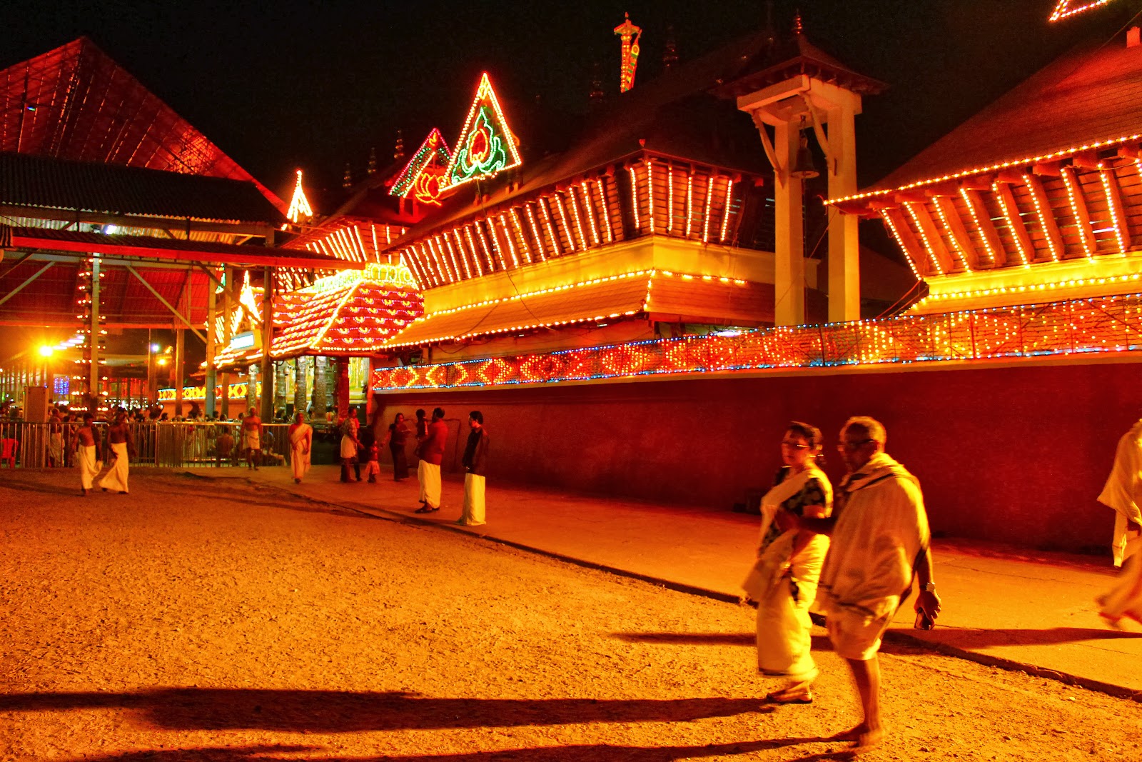 Templedarsan.com: GURUVAYUR TEMPLE KERALA