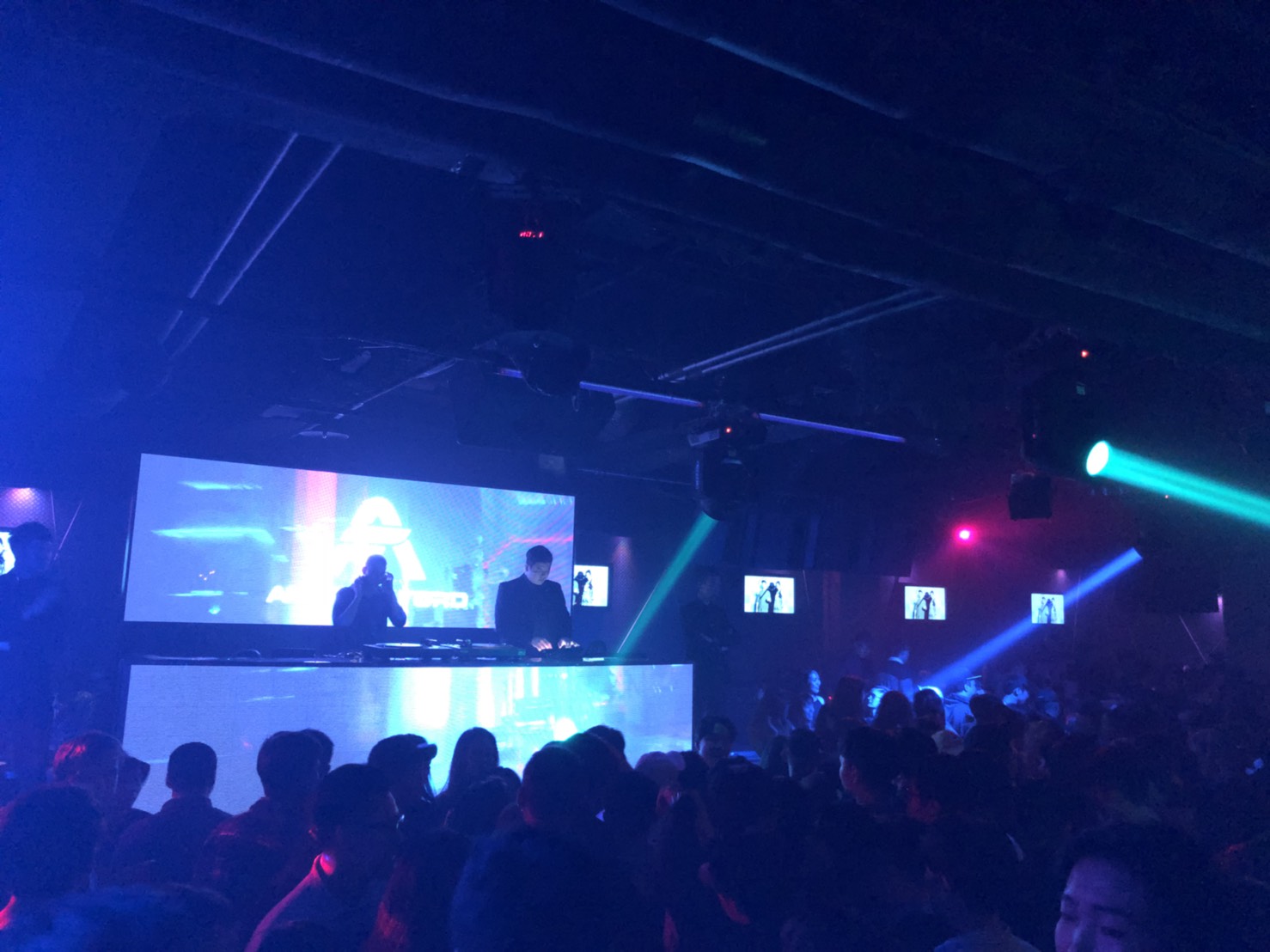 2020台北夜店全店專訂包廂/卡座 Ruff Babe18 Wave KLASH IKON 優惠諮詢: 台北時尚夜店TAIPEI ...