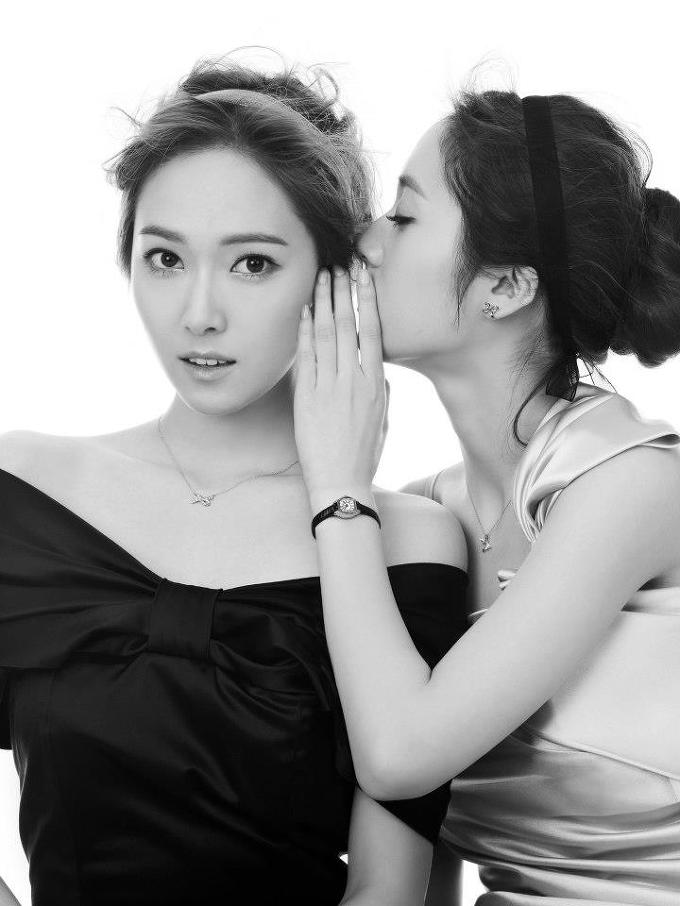 Korea's Latest Fashion Blog: Jessica & Krystal, Korean Idol Sisters